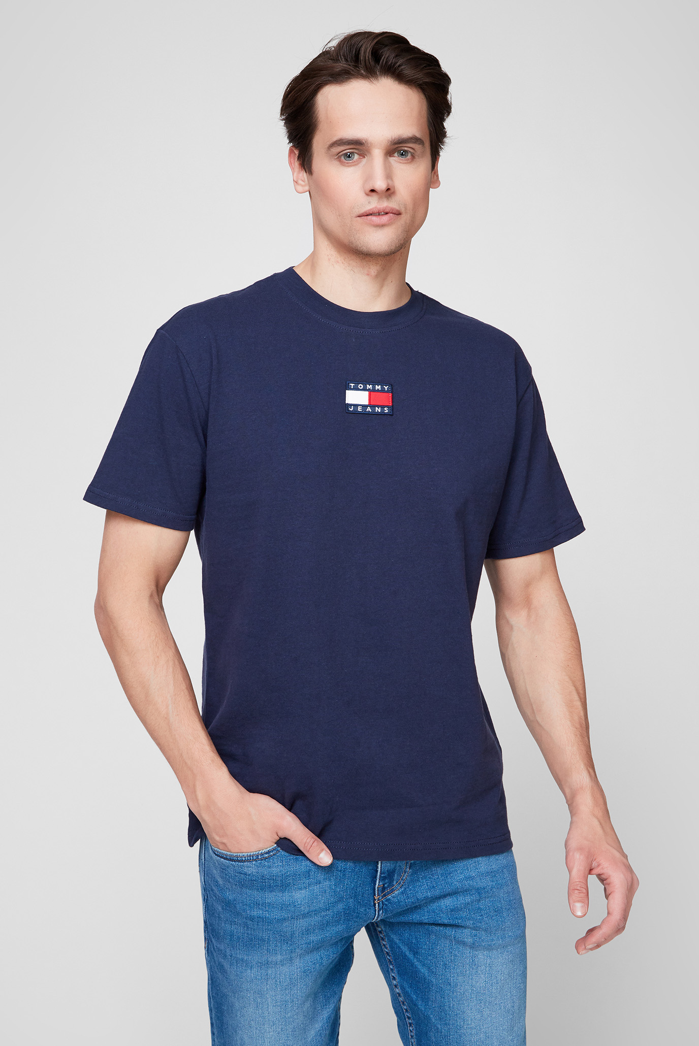 Мужская темно-синяя футболка TJM TOMMY BADGE TEE Tommy Jeans DM0DM10925 ...