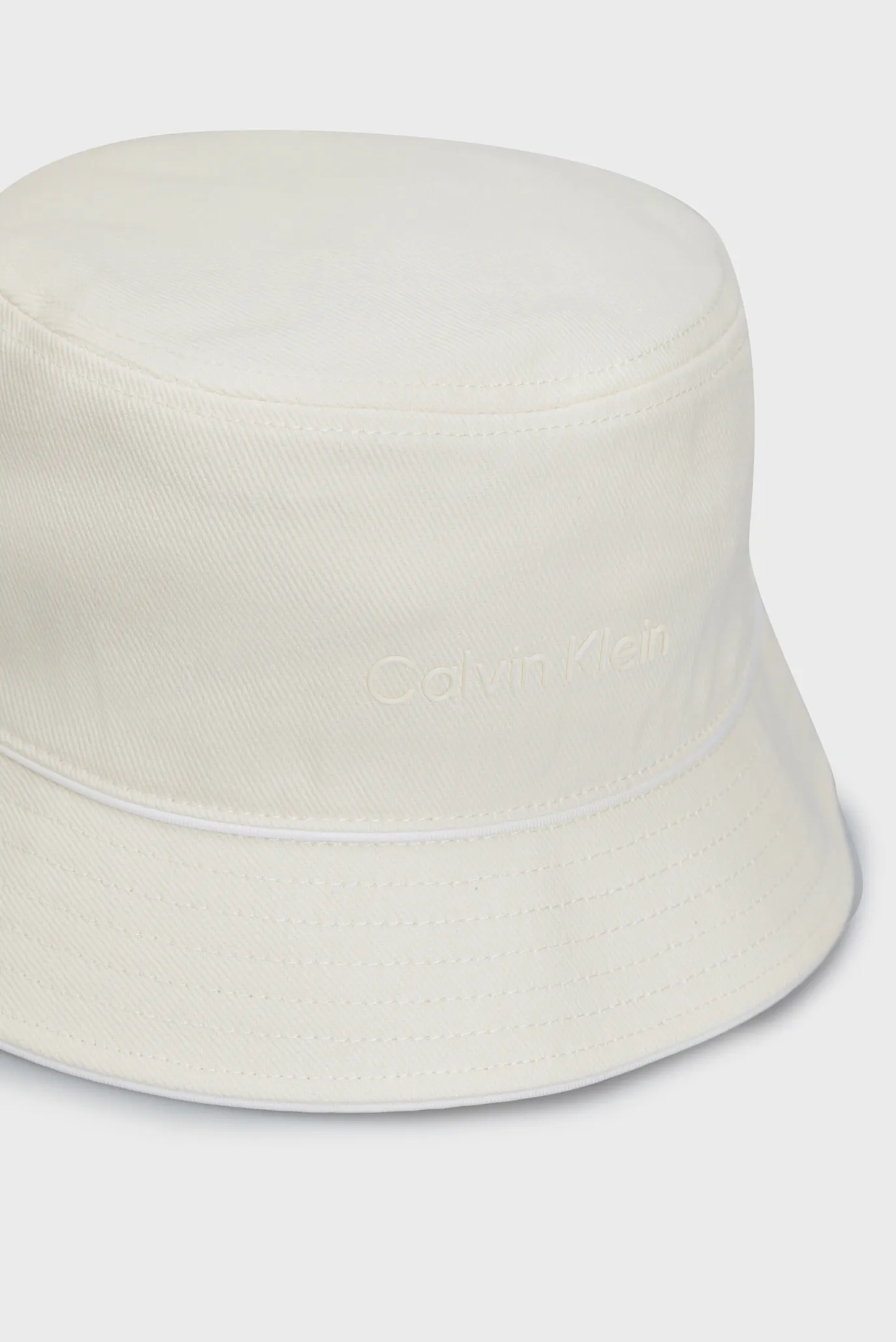 Жіноча біла панама CK SET BUCKET HAT Calvin Klein K60K610220 — MD-Fashion