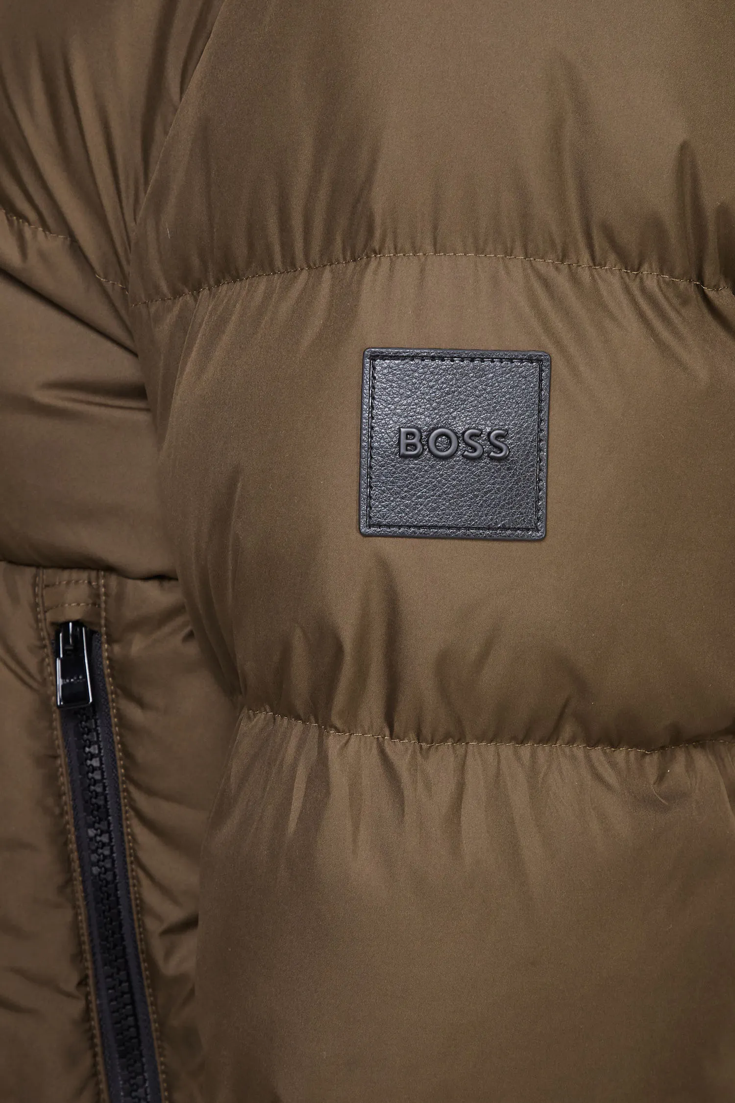 Чоловіча оливкова куртка BOSS 50497836;361 — MD-Fashion