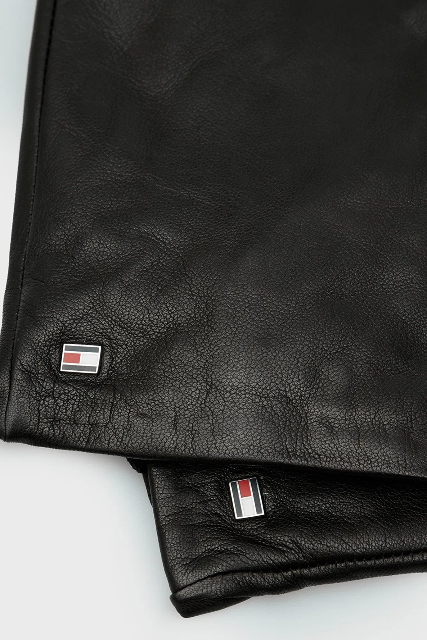 Чоловічі чорні шкіряні рукавички ESSENTIAL FLAG LEATHER GLOVES Tommy Hilfiger AM0AM11482 — MD ...