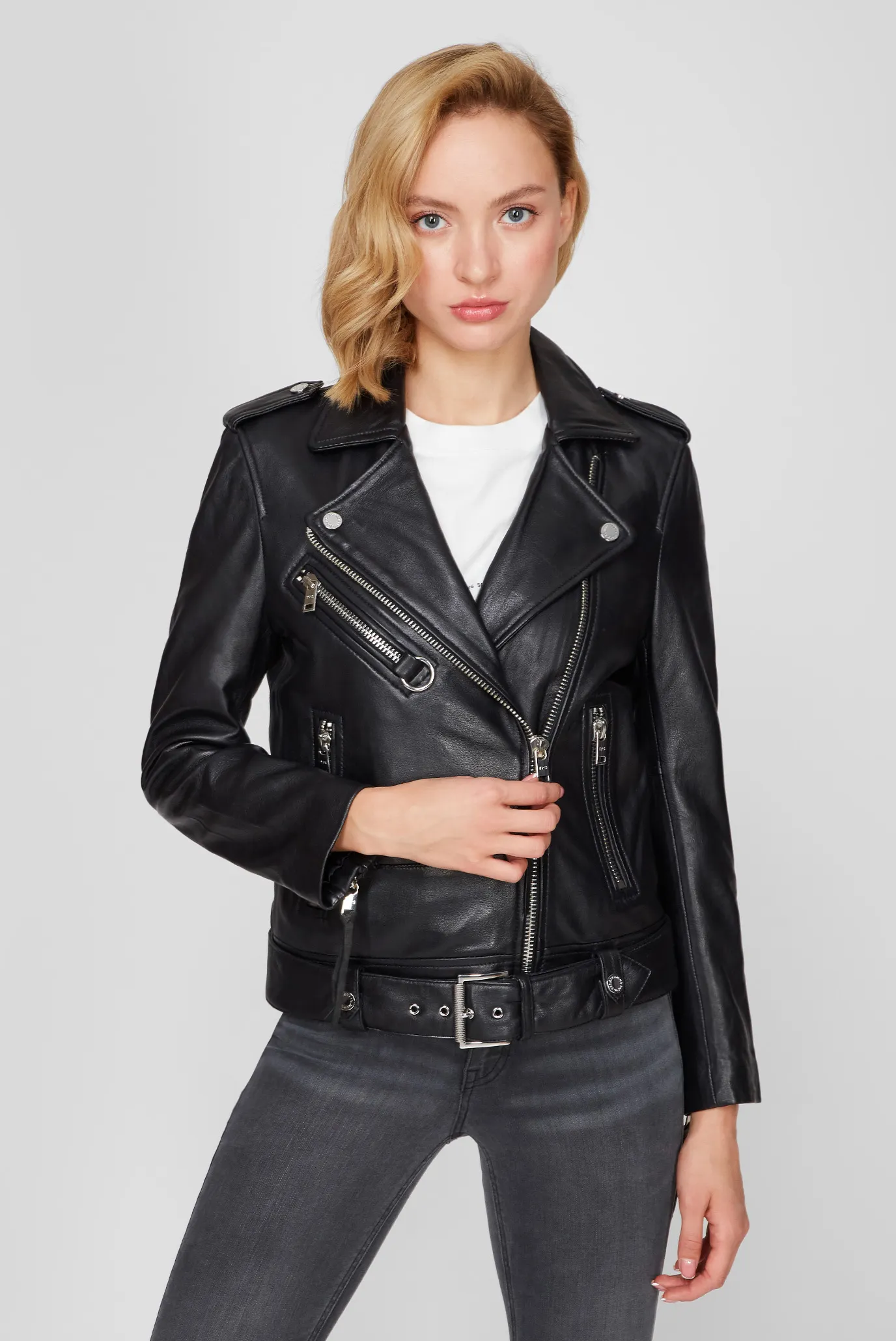 Жіноча чорна шкіряна косуха Elise Young Poets Society 106543 — MD-Fashion