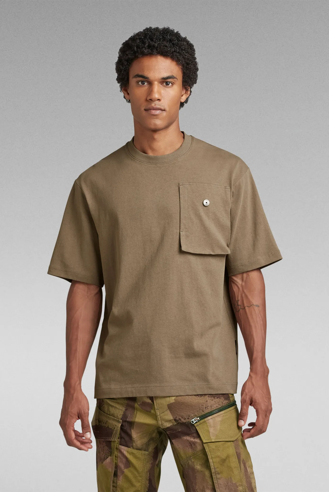 Чоловіча коричнева футболка Boxy chest pocket G-Star RAW D23152,C336 ...