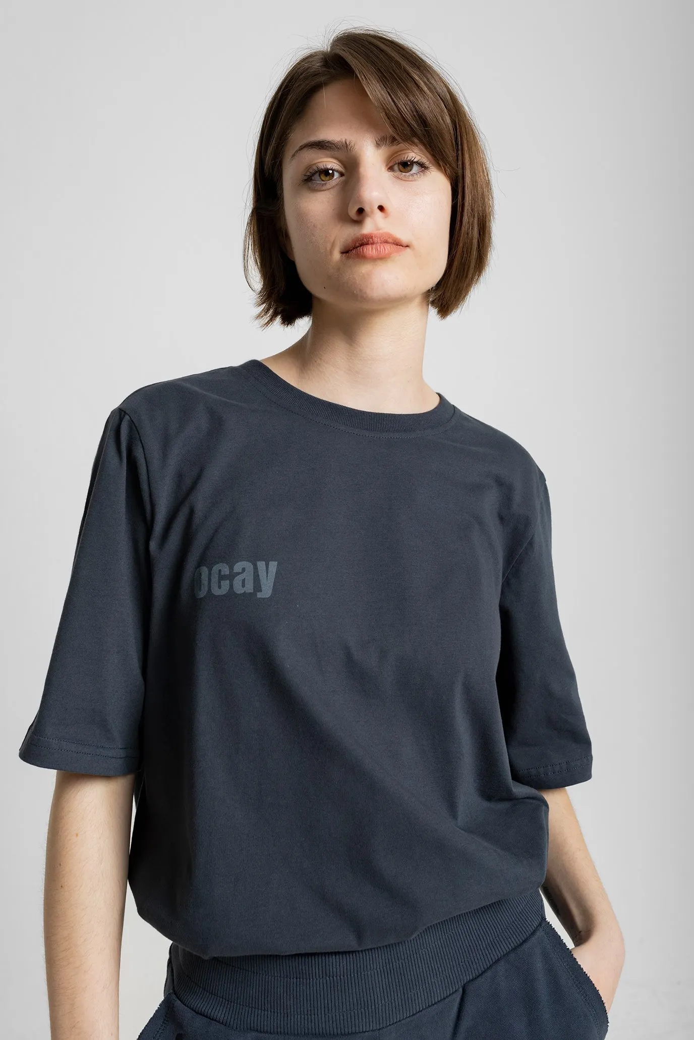 Женская черная футболка Ocay 23-121052 — MD-Fashion