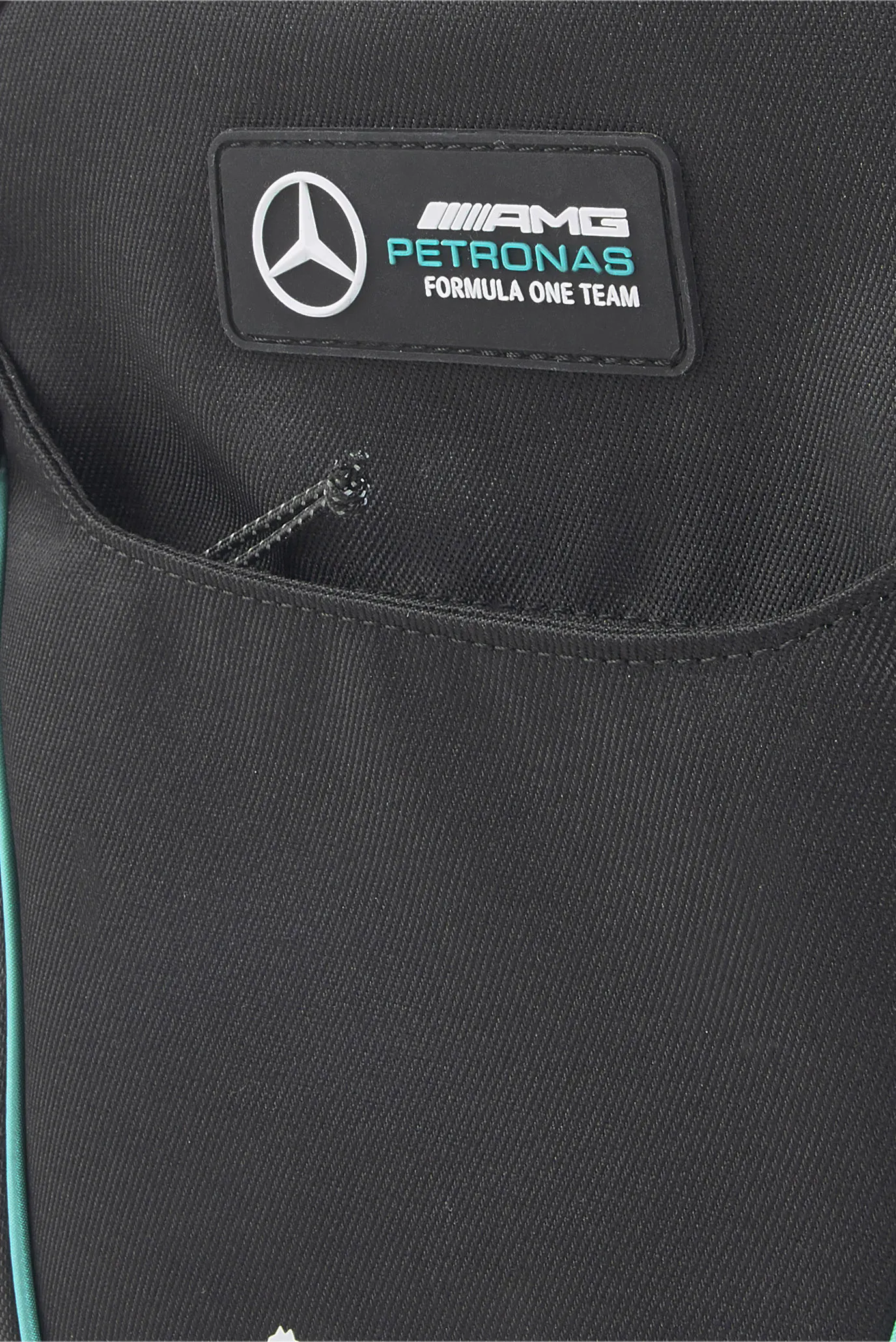 Сумка Mercedes-AMG Petronas Motorsport F1 Portable Shoulder Bag PUMA ...