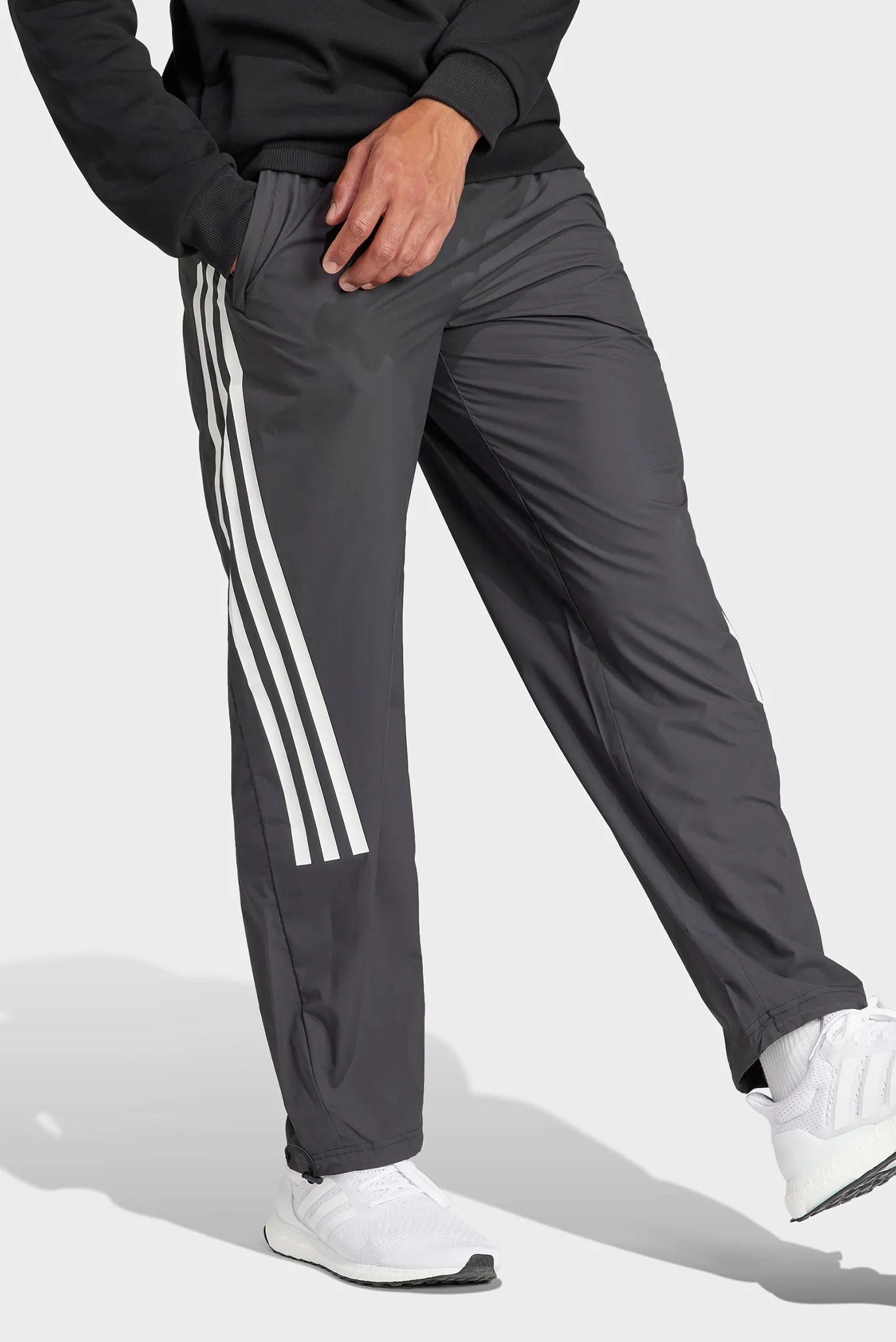 Чоловічі сірі спортивні штани Future Icons 3-Stripes Loose Woven adidas ...