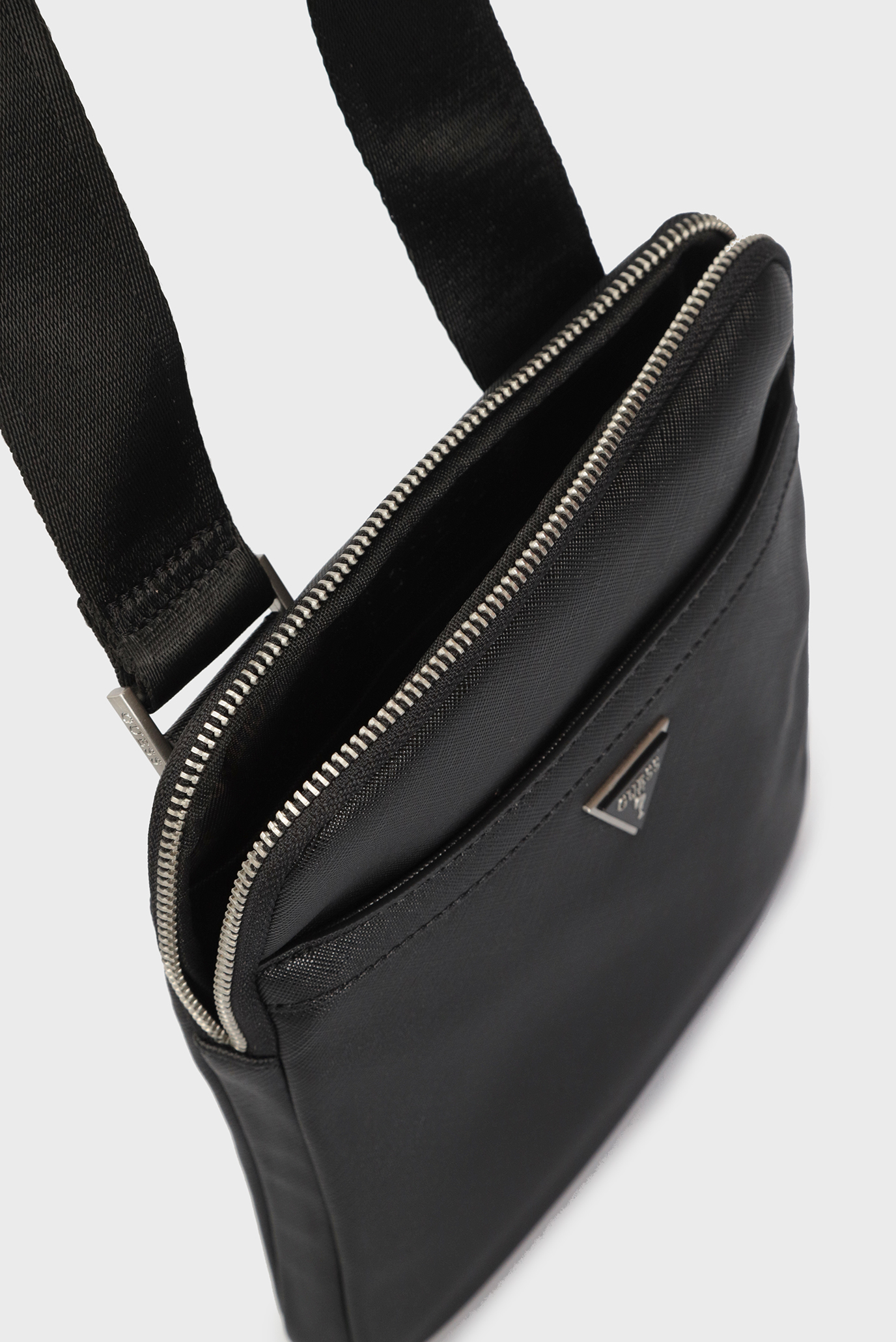 Мужская черная сумка Guess HMECSAP3123 — MD-Fashion