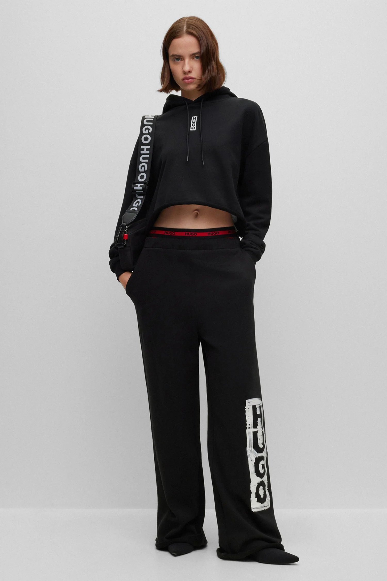 Женские черные спортивные брюки HUGO 50494645;001 — MD-Fashion
